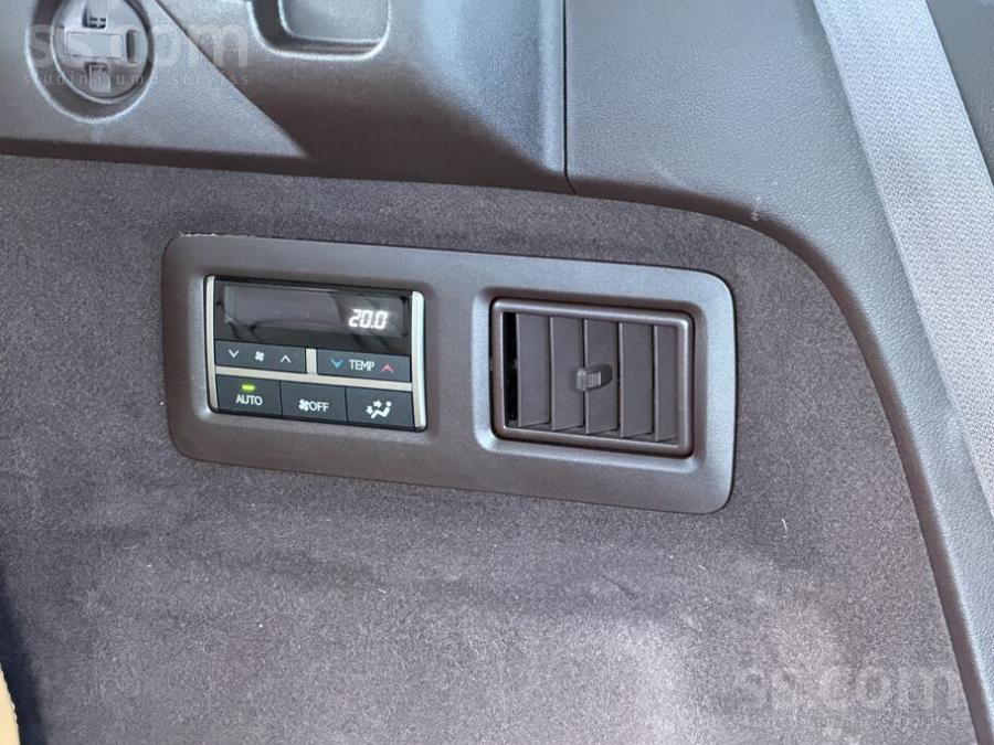 Grey Lexus RX 2018 in Riga, with an engine capacity of 3.50 L and mileage of 110 thousand km for 32500 €, photo 21 on AUTOMOTO.COM.LV