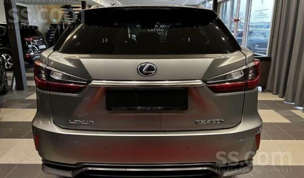 Grey Lexus RX 2018 in Riga, with an engine capacity of 3.50 L and mileage of 199 thousand km for 26900 €, photo 3 on AUTOMOTO.COM.LV