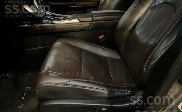 Grey Lexus RX 2018 in Riga, with an engine capacity of 3.50 L and mileage of 199 thousand km for 26900 €, photo 11 on AUTOMOTO.COM.LV
