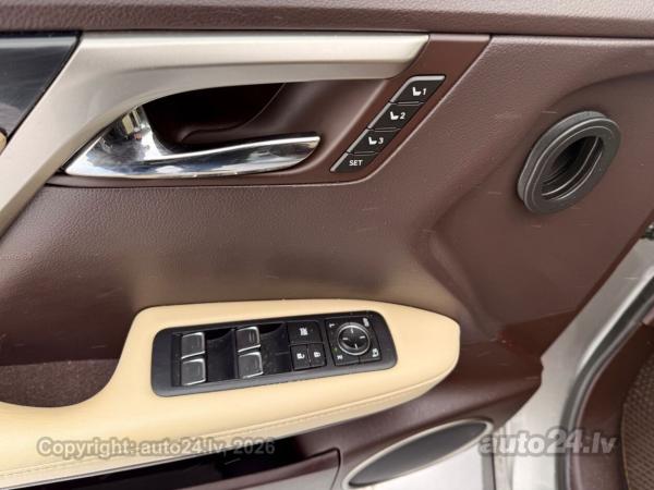Pelēks Lexus RX 2019 Tallina, ar dzinēja tilpumu 3.50 L un nobraukumu 194 tūkst. km par 29900 €, foto 11 vietnē AUTOMOTO.COM.LV