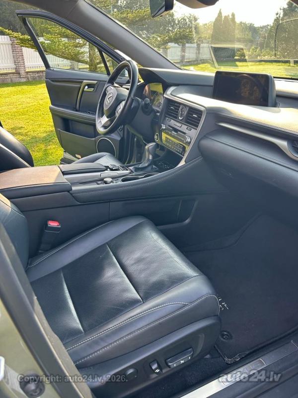 Grey Lexus RX 2019 in Tallinn, with an engine capacity of 3.50 L and mileage of 157 thousand km for 34500 €, photo 3 on AUTOMOTO.COM.LV