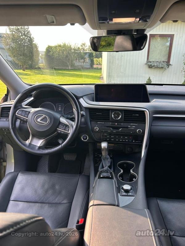 Grey Lexus RX 2019 in Tallinn, with an engine capacity of 3.50 L and mileage of 157 thousand km for 34500 €, photo 4 on AUTOMOTO.COM.LV