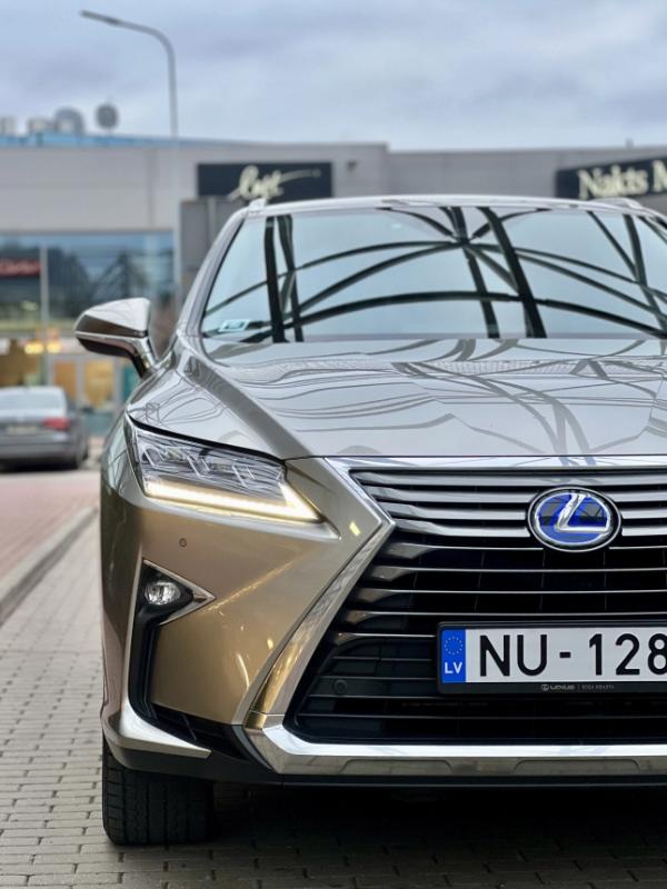 Grey Lexus RX 2019 in Riga, with an engine capacity of 3.50 L and mileage of 122 thousand km for 35750 €, photo 5 on AUTOMOTO.COM.LV