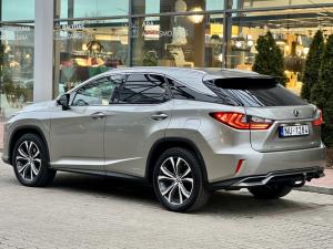 Grey Lexus RX 2019 in Riga, with an engine capacity of 3.50 L and mileage of 122 thousand km for 35750 €, photo 8 on AUTOMOTO.COM.LV