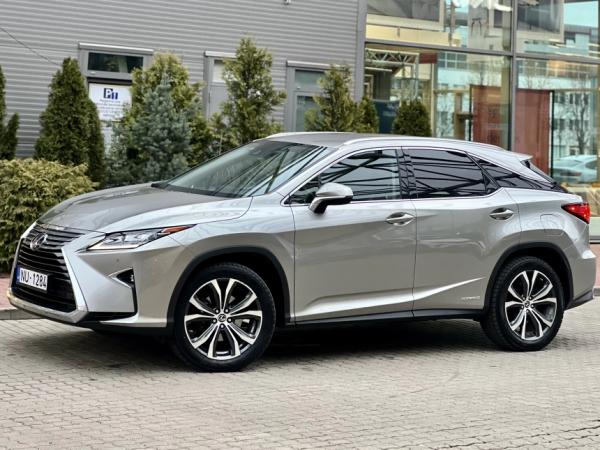 Grey Lexus RX 2019 in Riga, with an engine capacity of 3.50 L and mileage of 122 thousand km for 35750 €, photo 8 on AUTOMOTO.COM.LV