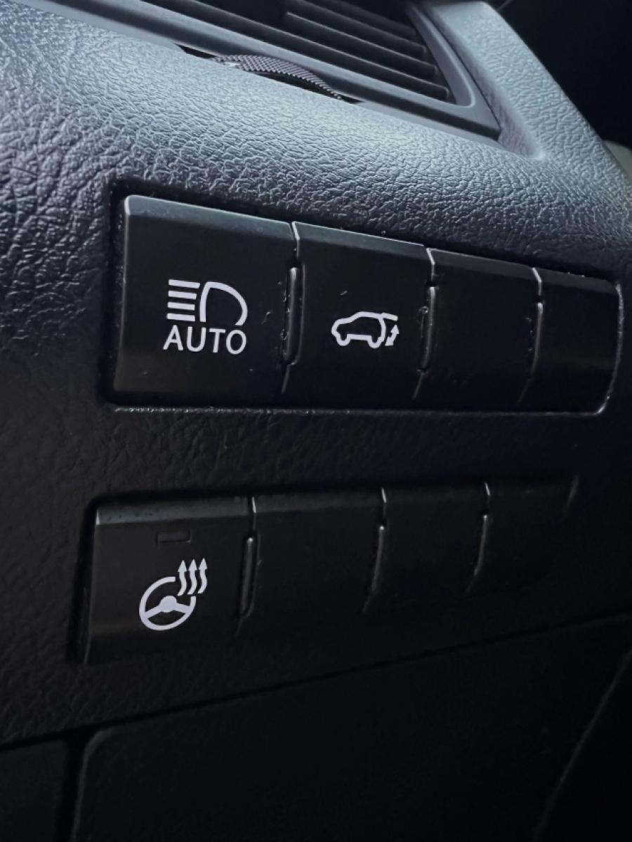 Grey Lexus RX 2019 in Riga, with an engine capacity of 3.50 L and mileage of 122 thousand km for 35750 €, photo 19 on AUTOMOTO.COM.LV