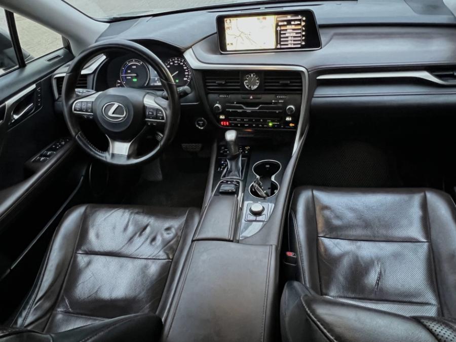 Grey Lexus RX 2019 in Riga, with an engine capacity of 3.50 L and mileage of 122 thousand km for 35750 €, photo 21 on AUTOMOTO.COM.LV