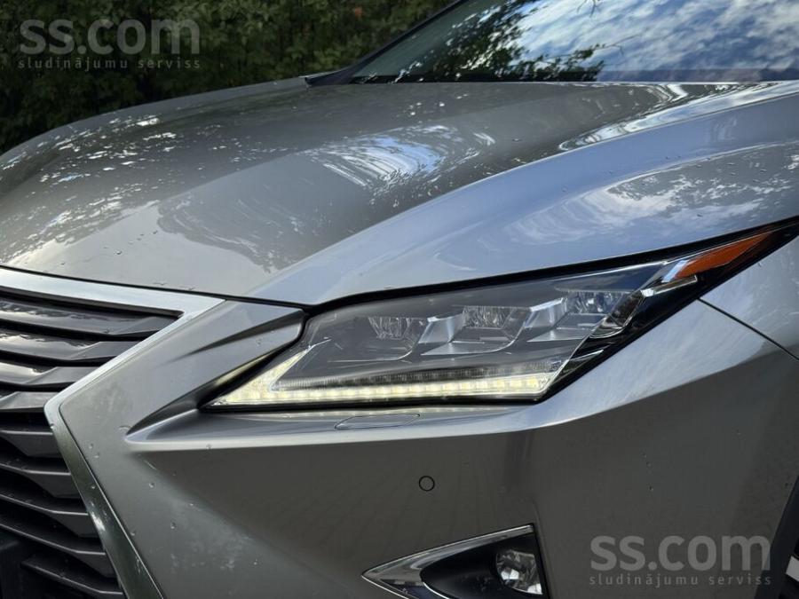 Grey Lexus RX 2019 in Riga, with an engine capacity of 3.50 L and mileage of 86 thousand km for 33890 €, photo 6 on AUTOMOTO.COM.LV