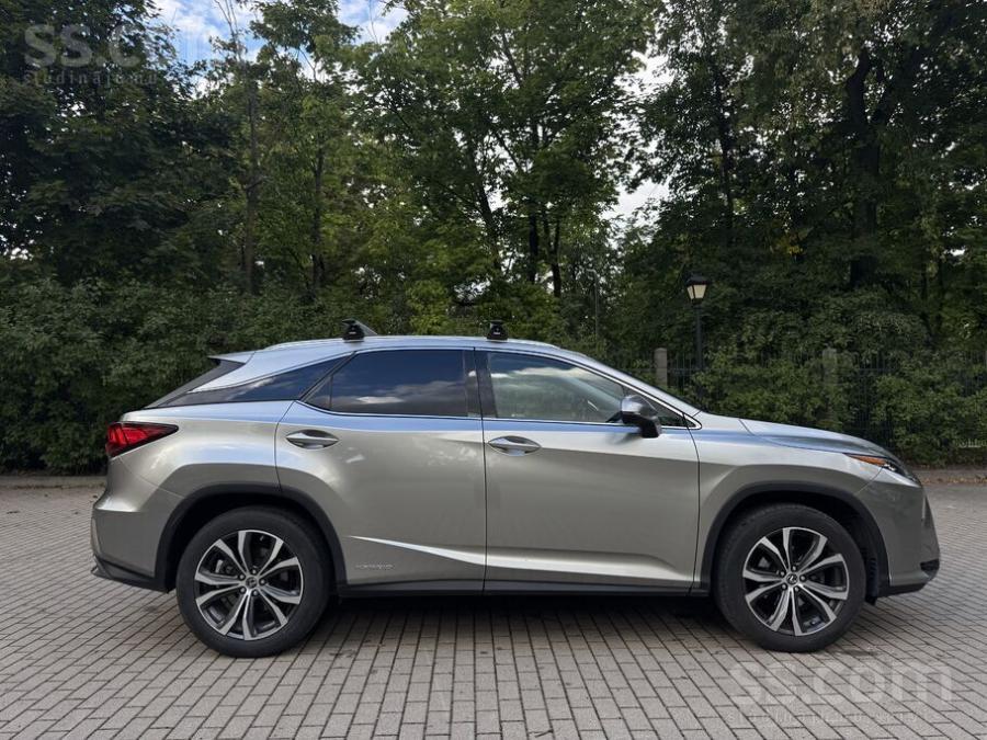 Grey Lexus RX 2019 in Riga, with an engine capacity of 3.50 L and mileage of 86 thousand km for 33890 €, photo 8 on AUTOMOTO.COM.LV