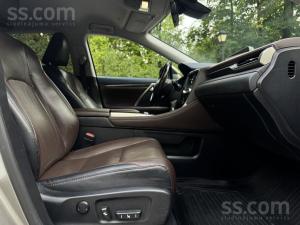 Grey Lexus RX 2019 in Riga, with an engine capacity of 3.50 L and mileage of 86 thousand km for 33890 €, photo 15 on AUTOMOTO.COM.LV