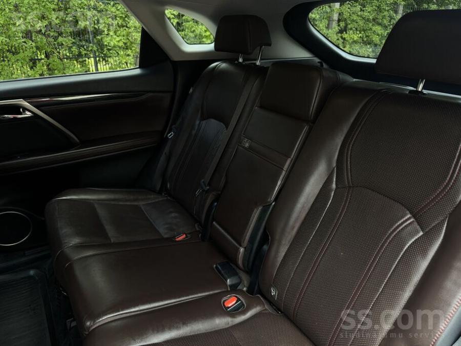 Grey Lexus RX 2019 in Riga, with an engine capacity of 3.50 L and mileage of 86 thousand km for 33890 €, photo 17 on AUTOMOTO.COM.LV