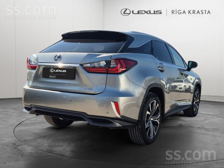 Grey Lexus RX 2020 in Riga, with an engine capacity of 3.50 L and mileage of 81 thousand km for 33400 €, photo 3 on AUTOMOTO.COM.LV