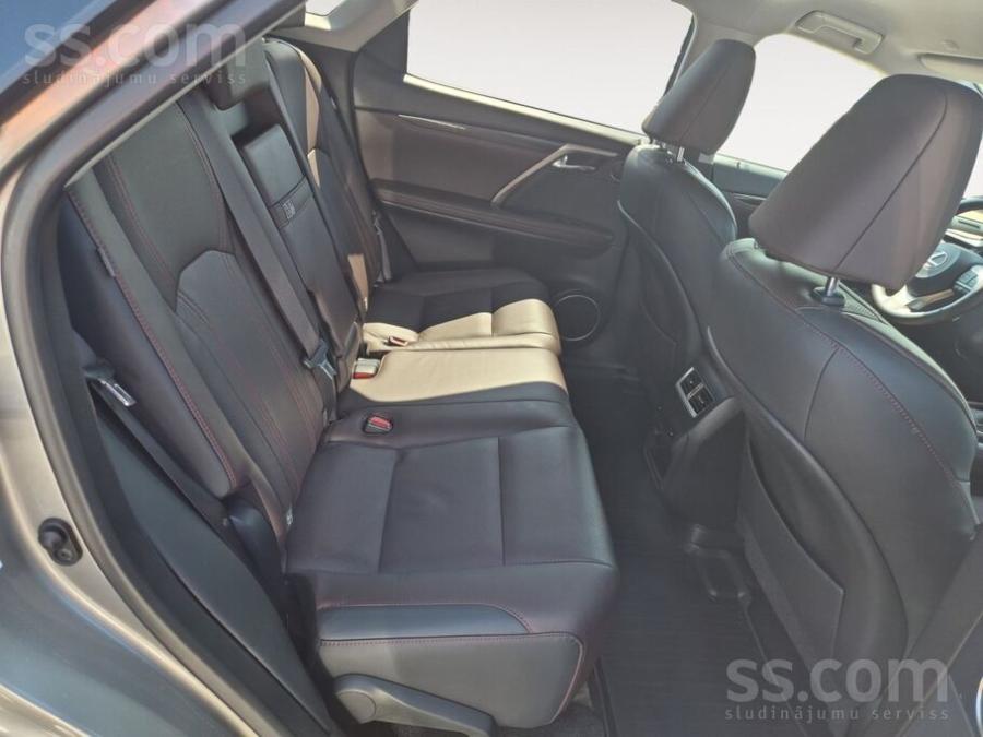 Grey Lexus RX 2020 in Riga, with an engine capacity of 3.50 L and mileage of 81 thousand km for 33400 €, photo 8 on AUTOMOTO.COM.LV