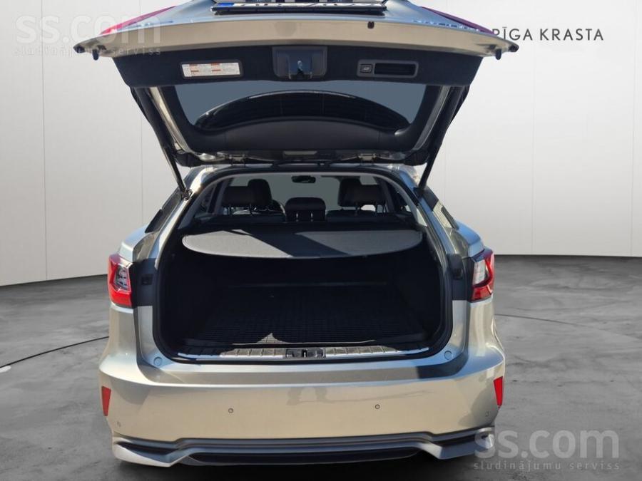 Grey Lexus RX 2020 in Riga, with an engine capacity of 3.50 L and mileage of 81 thousand km for 33400 €, photo 11 on AUTOMOTO.COM.LV
