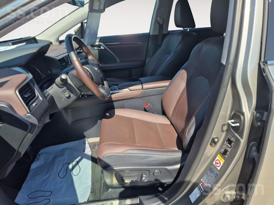 Grey Lexus RX 2020 in Riga, with an engine capacity of 3.50 L and mileage of 81 thousand km for 33400 €, photo 12 on AUTOMOTO.COM.LV