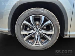 Grey Lexus RX 2020 in Riga, with an engine capacity of 3.50 L and mileage of 81 thousand km for 33400 €, photo 16 on AUTOMOTO.COM.LV