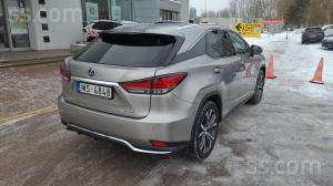 Pelēks Lexus RX 2021 Rīga, ar dzinēja tilpumu 3.50 L un nobraukumu 84 tūkst. km par 38700 €, foto 2 vietnē AUTOMOTO.COM.LV