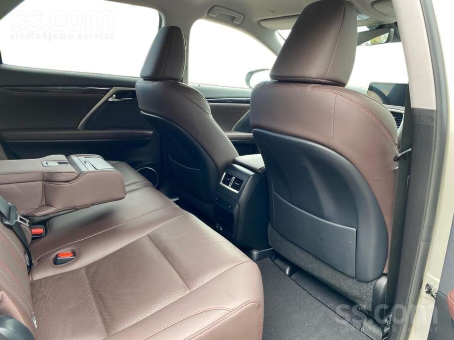 Grey Lexus RX 2021 in Tukums, with an engine capacity of 3.50 L and mileage of 85 thousand km for 41000 €, photo 8 on AUTOMOTO.COM.LV