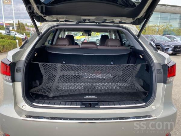 Grey Lexus RX 2021 in Tukums, with an engine capacity of 3.50 L and mileage of 85 thousand km for 41000 €, photo 10 on AUTOMOTO.COM.LV