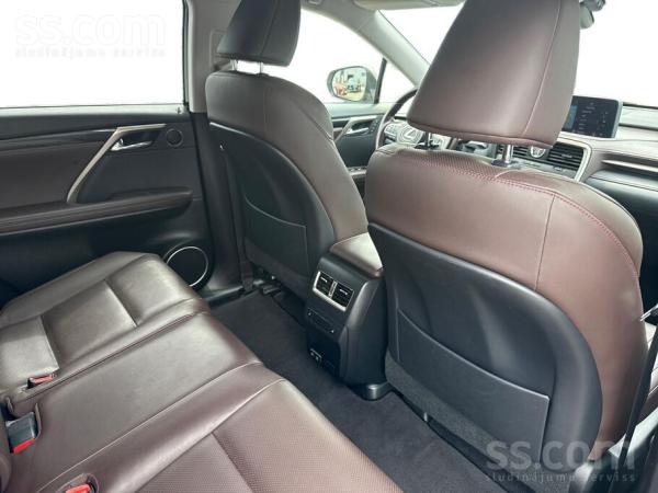 Grey Lexus RX 2021 in Riga, with an engine capacity of 3.50 L and mileage of 118 thousand km for 38000 €, photo 7 on AUTOMOTO.COM.LV