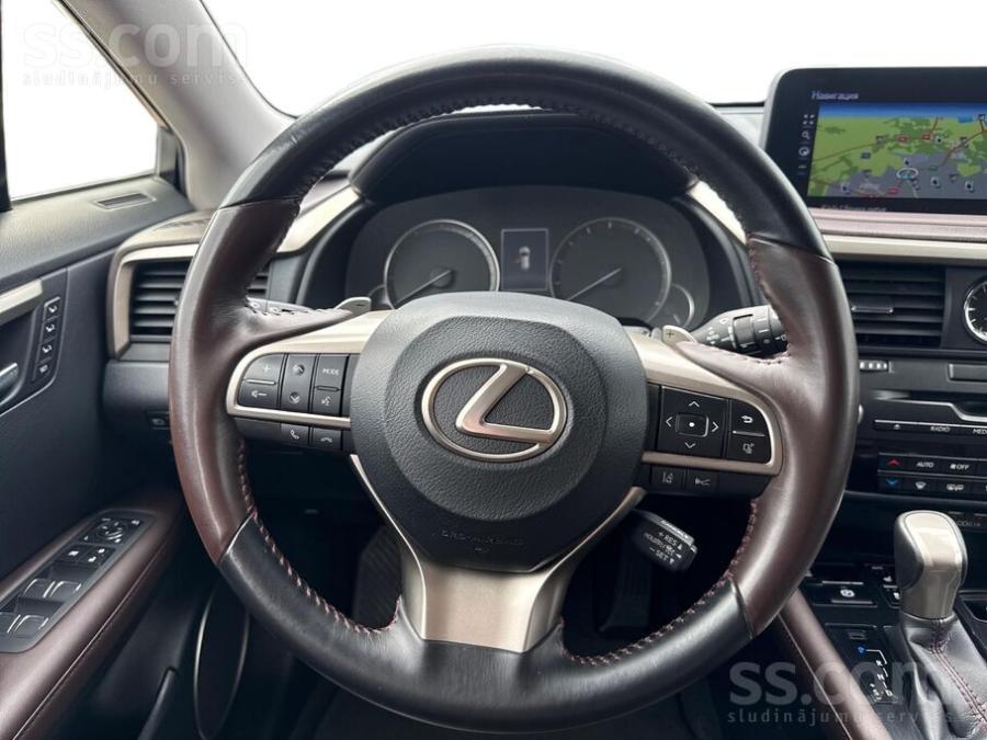 Pelēks Lexus RX 2021 Rīga, ar dzinēja tilpumu 3.50 L un nobraukumu 118 tūkst. km par 38000 €, foto 13 vietnē AUTOMOTO.COM.LV