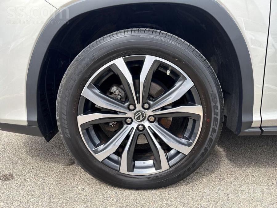 Pelēks Lexus RX 2021 Rīga, ar dzinēja tilpumu 3.50 L un nobraukumu 118 tūkst. km par 38000 €, foto 16 vietnē AUTOMOTO.COM.LV