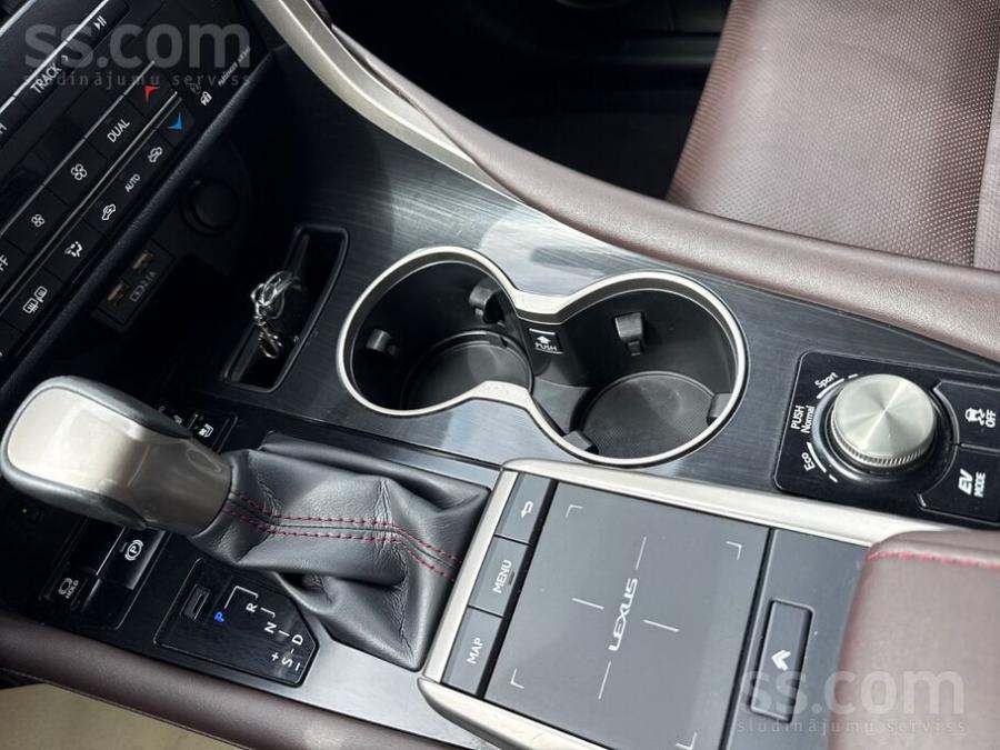 Pelēks Lexus RX 2021 Rīga, ar dzinēja tilpumu 3.50 L un nobraukumu 118 tūkst. km par 38000 €, foto 21 vietnē AUTOMOTO.COM.LV