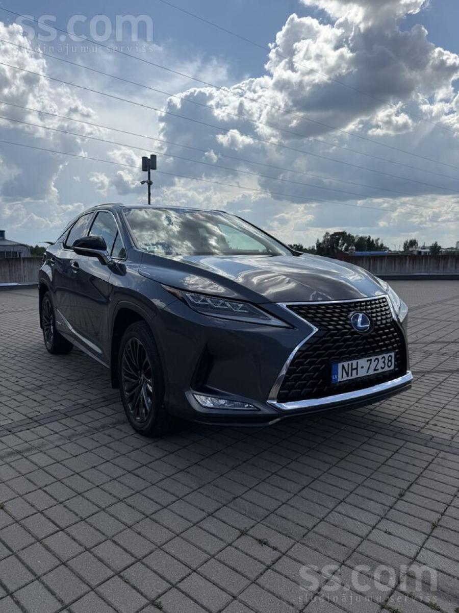 Pelēks Lexus RX 2022 Rīga, ar dzinēja tilpumu 3.50 L un nobraukumu 104 tūkst. km par 45500 €, foto 1 vietnē AUTOMOTO.COM.LV
