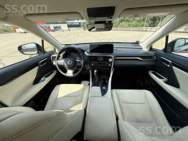 Pelēks Lexus RX 2022 Rīga, ar dzinēja tilpumu 3.50 L un nobraukumu 104 tūkst. km par 45500 €, foto 4 vietnē AUTOMOTO.COM.LV