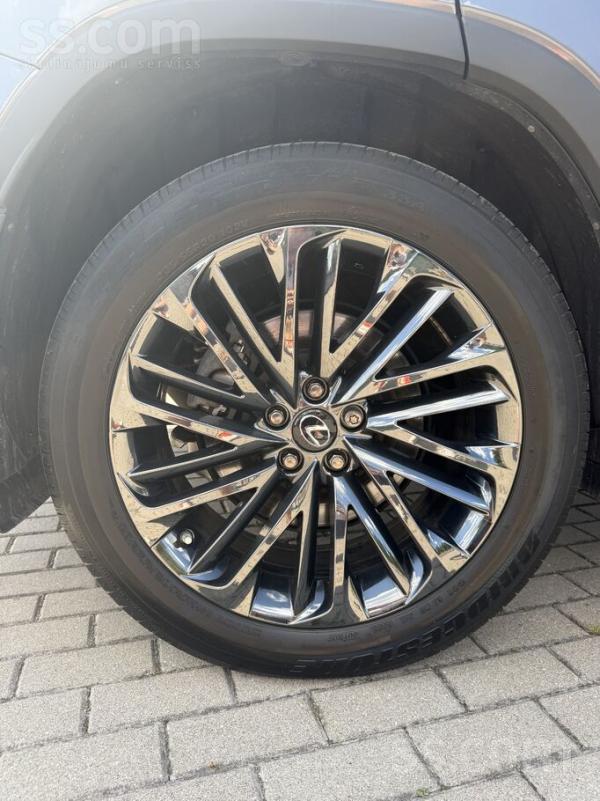 Pelēks Lexus RX 2022 Rīga, ar dzinēja tilpumu 3.50 L un nobraukumu 104 tūkst. km par 45500 €, foto 6 vietnē AUTOMOTO.COM.LV