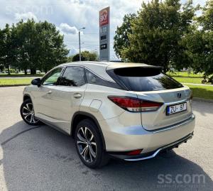 Pelēks Lexus RX 2022 Rīga, ar dzinēja tilpumu 3.50 L un nobraukumu 50 tūkst. km par 51500 €, foto 5 vietnē AUTOMOTO.COM.LV