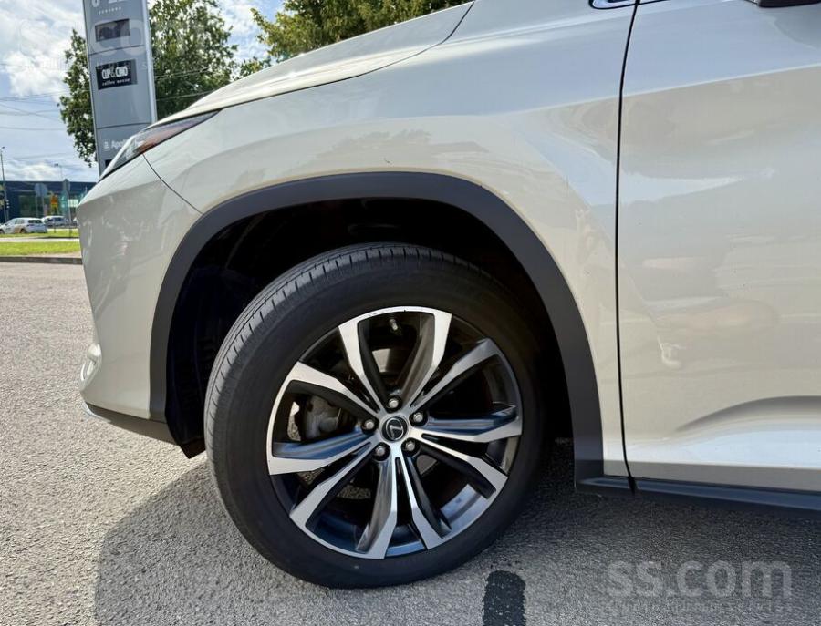 Pelēks Lexus RX 2022 Rīga, ar dzinēja tilpumu 3.50 L un nobraukumu 50 tūkst. km par 51500 €, foto 6 vietnē AUTOMOTO.COM.LV