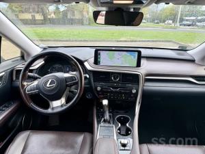 Pelēks Lexus RX 2022 Rīga, ar dzinēja tilpumu 3.50 L un nobraukumu 50 tūkst. km par 51500 €, foto 8 vietnē AUTOMOTO.COM.LV