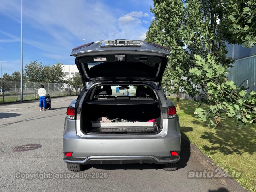 Pelēks Lexus RX 2022 Tallina, ar dzinēja tilpumu 3.50 L un nobraukumu 42 tūkst. km par 52500 €, foto 10 vietnē AUTOMOTO.COM.LV