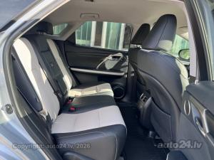 Pelēks Lexus RX 2022 Tallina, ar dzinēja tilpumu 3.50 L un nobraukumu 42 tūkst. km par 52500 €, foto 16 vietnē AUTOMOTO.COM.LV