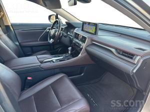Pelēks Lexus RX 2022 Rīga, ar dzinēja tilpumu 3.50 L un nobraukumu 168 tūkst. km par 38000 €, foto 7 vietnē AUTOMOTO.COM.LV