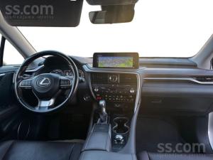 Pelēks Lexus RX 2022 Rīga, ar dzinēja tilpumu 3.50 L un nobraukumu 168 tūkst. km par 38000 €, foto 9 vietnē AUTOMOTO.COM.LV