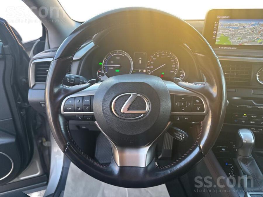 Pelēks Lexus RX 2022 Rīga, ar dzinēja tilpumu 3.50 L un nobraukumu 168 tūkst. km par 38000 €, foto 13 vietnē AUTOMOTO.COM.LV