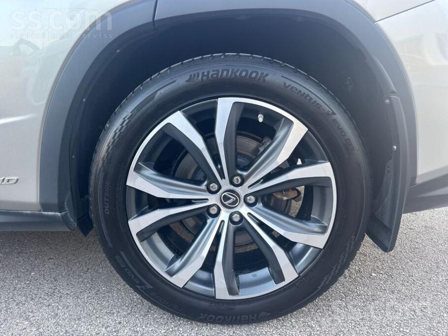 Pelēks Lexus RX 2022 Rīga, ar dzinēja tilpumu 3.50 L un nobraukumu 168 tūkst. km par 38000 €, foto 16 vietnē AUTOMOTO.COM.LV