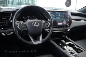 Pelēks Lexus RX 2024 Tallina, ar dzinēja tilpumu 2.50 L un nobraukumu 22 tūkst. km par 67000 €, foto 5 vietnē AUTOMOTO.COM.LV