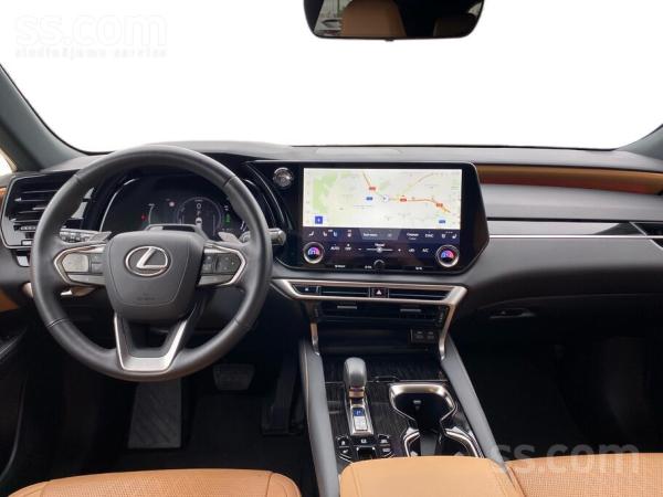 Pelēks Lexus RX 2024 Rīga, ar dzinēja tilpumu 2.50 L un nobraukumu 26 tūkst. km par 68000 €, foto 8 vietnē AUTOMOTO.COM.LV