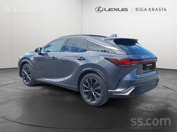 Grey Lexus RX 2024 in Riga, with an engine capacity of 2.50 L and mileage of 176 thousand km for 49900 €, photo 4 on AUTOMOTO.COM.LV