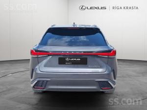 Grey Lexus RX 2024 in Riga, with an engine capacity of 2.50 L and mileage of 176 thousand km for 49900 €, photo 7 on AUTOMOTO.COM.LV