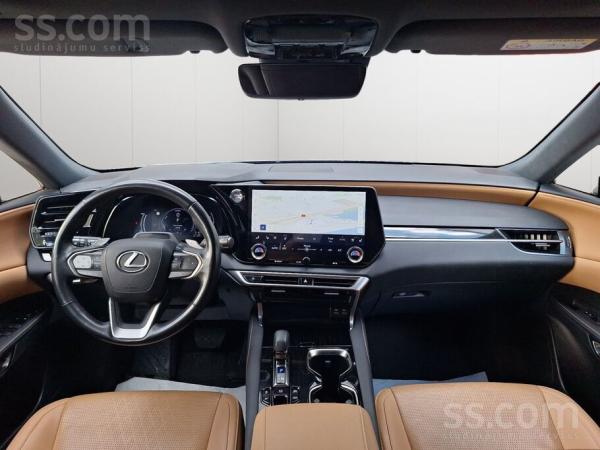 Grey Lexus RX 2024 in Riga, with an engine capacity of 2.50 L and mileage of 176 thousand km for 49900 €, photo 9 on AUTOMOTO.COM.LV