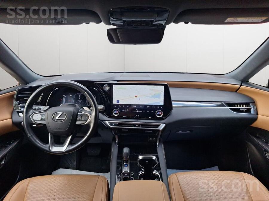 Grey Lexus RX 2024 in Riga, with an engine capacity of 2.50 L and mileage of 176 thousand km for 49900 €, photo 10 on AUTOMOTO.COM.LV