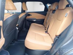 Grey Lexus RX 2024 in Riga, with an engine capacity of 2.50 L and mileage of 176 thousand km for 49900 €, photo 12 on AUTOMOTO.COM.LV