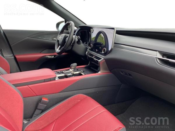 Pelēks Lexus RX 2025 Rīga, ar dzinēja tilpumu 2.40 L un nobraukumu 23 tūkst. km par 75000 €, foto 6 vietnē AUTOMOTO.COM.LV