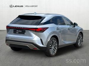Grey Lexus RX 2025 in Riga, with an engine capacity of 2.50 L and mileage of 12 thousand km for 66900 €, photo 3 on AUTOMOTO.COM.LV