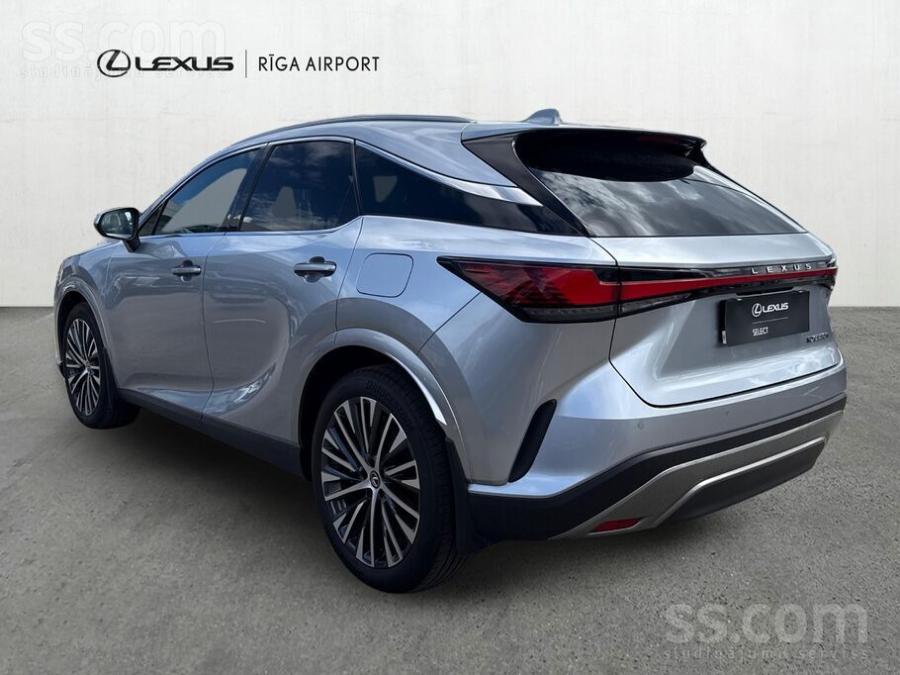 Grey Lexus RX 2025 in Riga, with an engine capacity of 2.50 L and mileage of 12 thousand km for 66900 €, photo 18 on AUTOMOTO.COM.LV