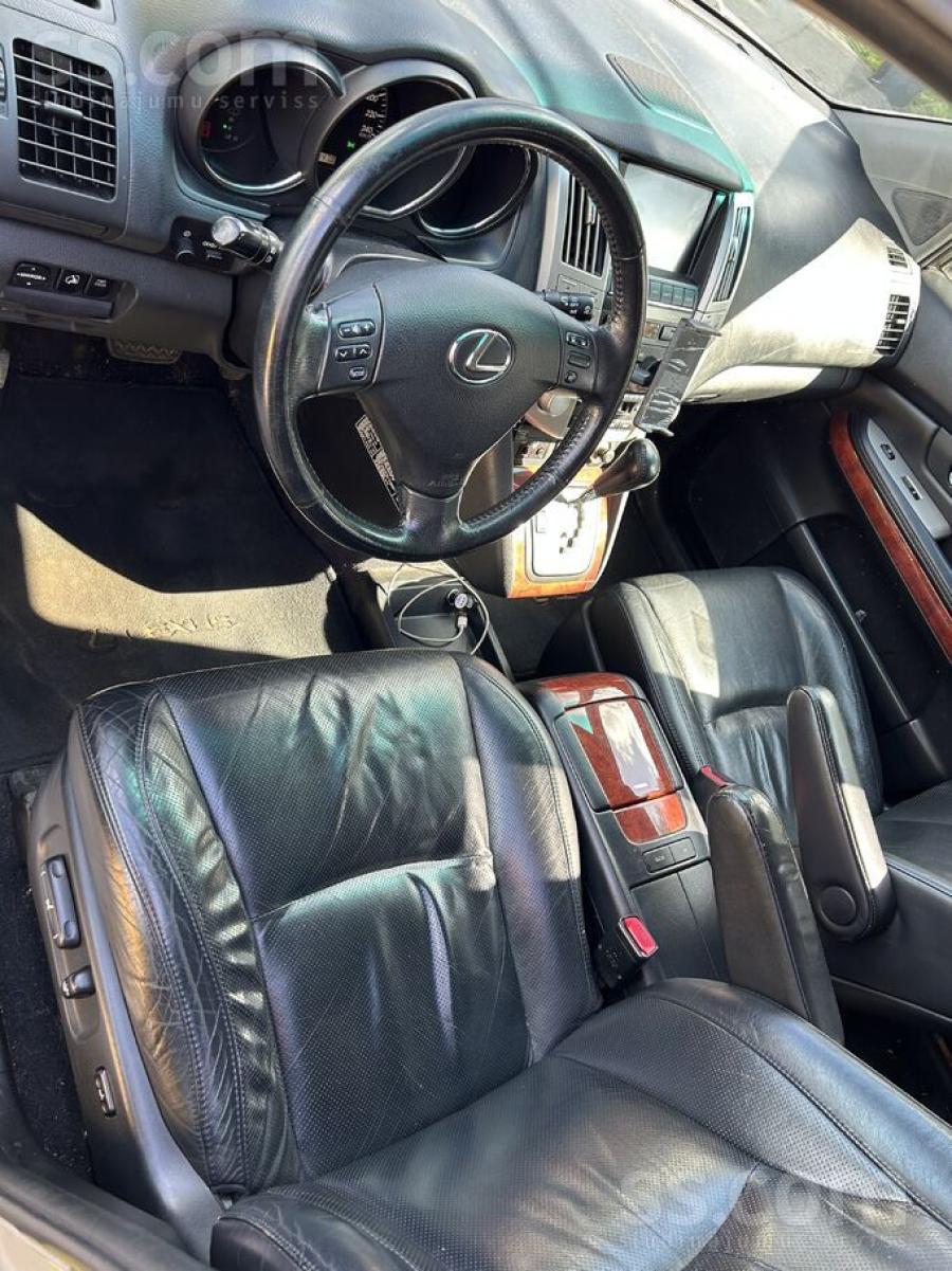 Pelēks Lexus RX 2005 Rīga, ar dzinēja tilpumu 3.00 L un nobraukumu 219 tūkst. km par 2650 €, foto 6 vietnē AUTOMOTO.COM.LV